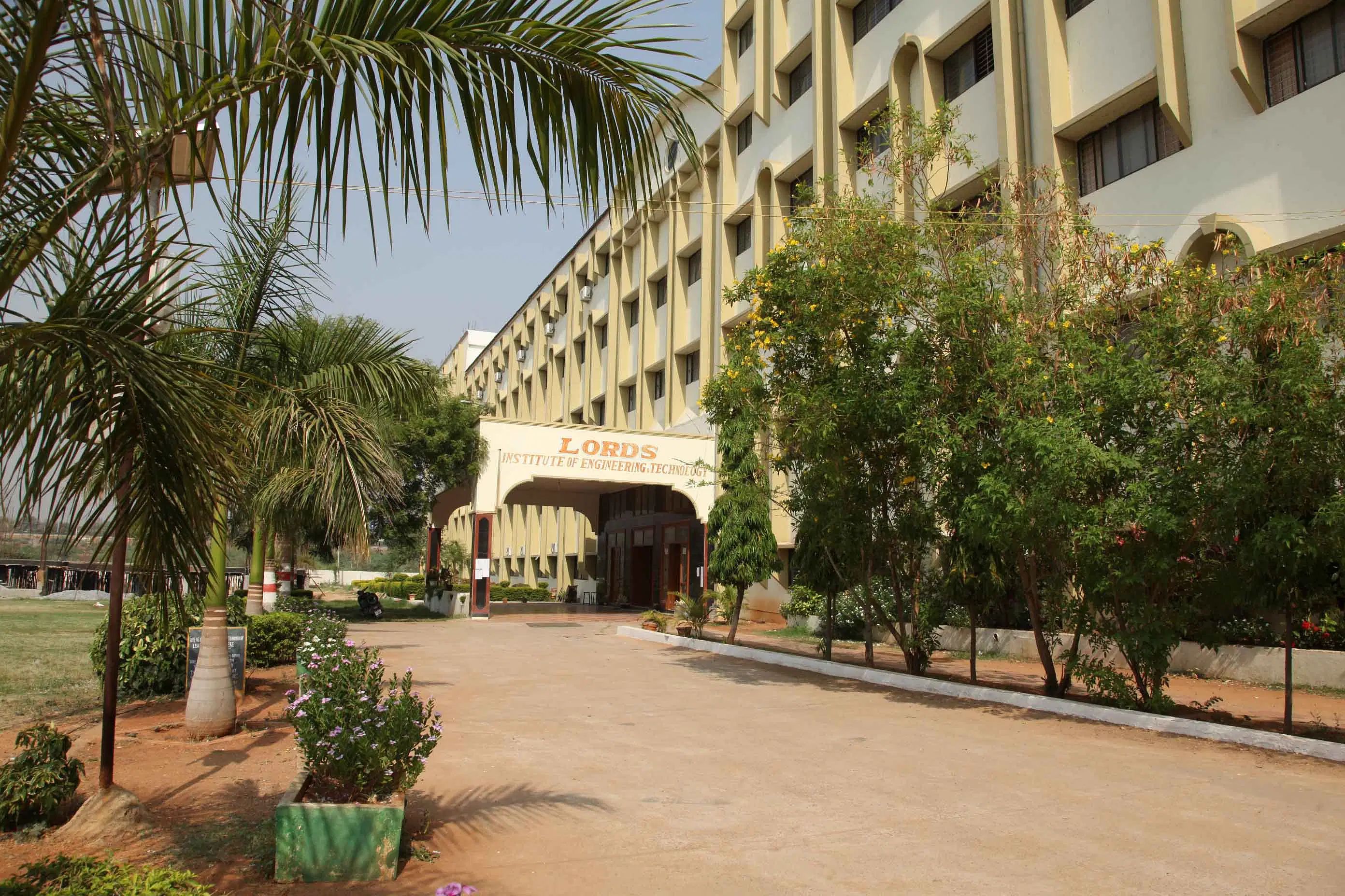 Lords Institute of Engineering and Technology, Hyderabad